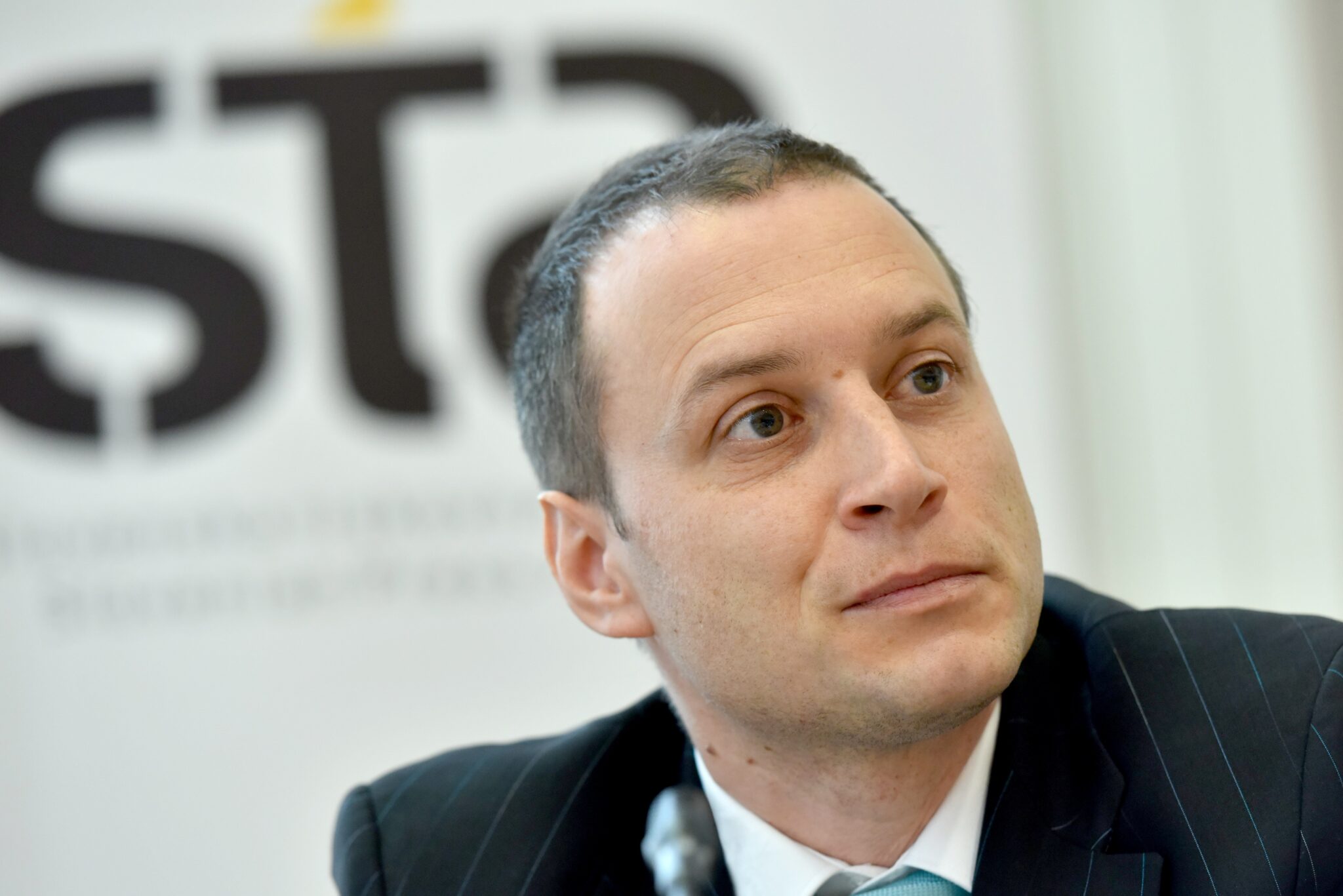 The Unemployment Rate Even Lower in June! Economist Masten: Low ...